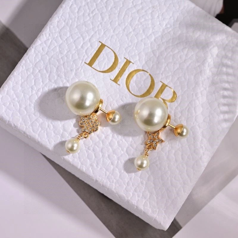 Top match Christian Dior Earrings