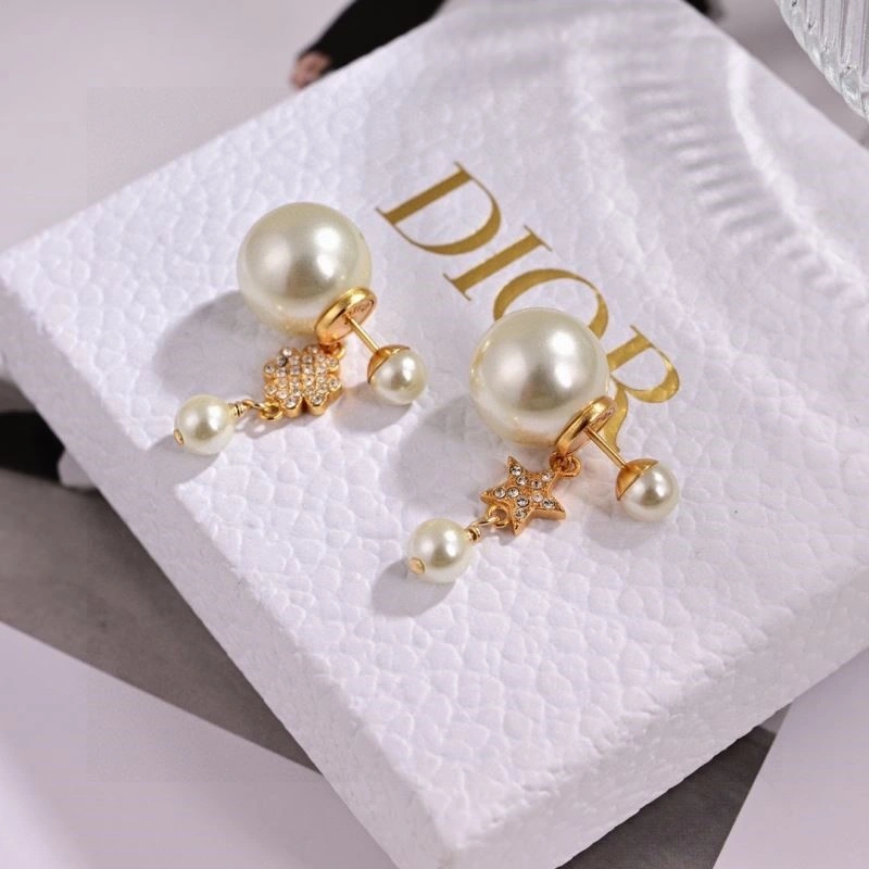 Top match Christian Dior Earrings