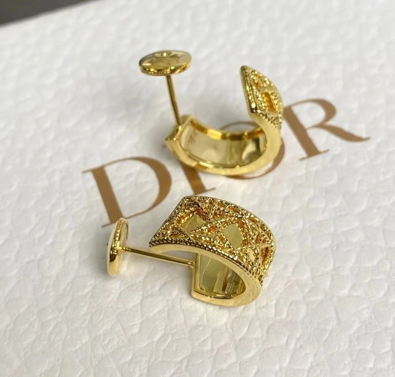 Top match Christian Dior Earrings