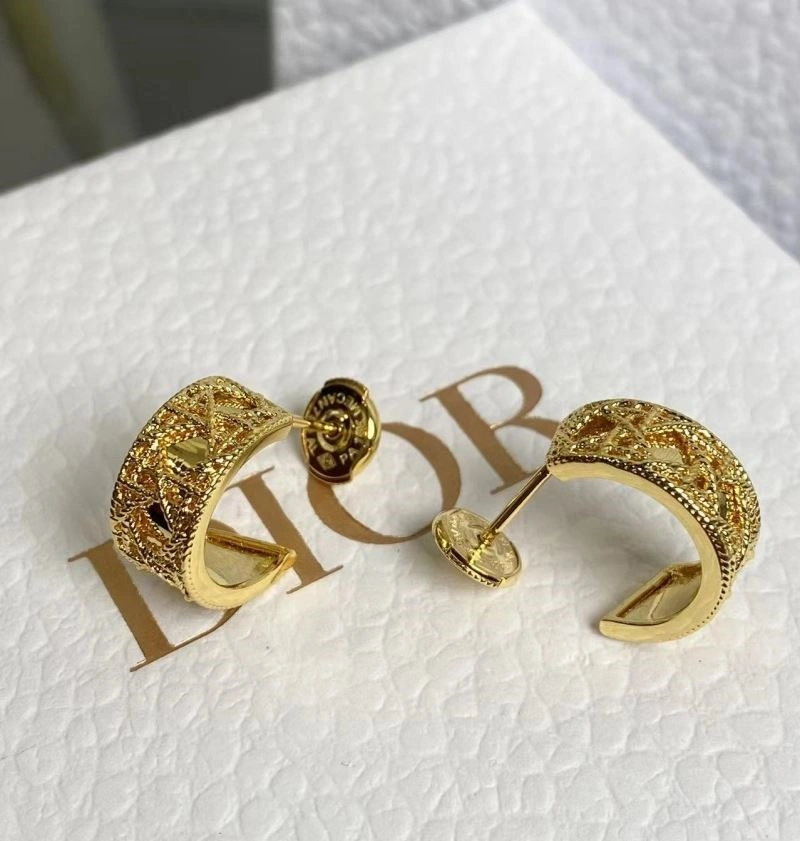 Top match Christian Dior Earrings