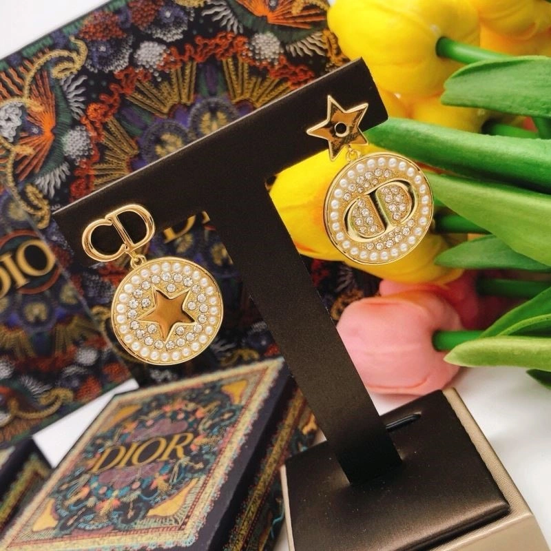 Top match Christian Dior Earrings