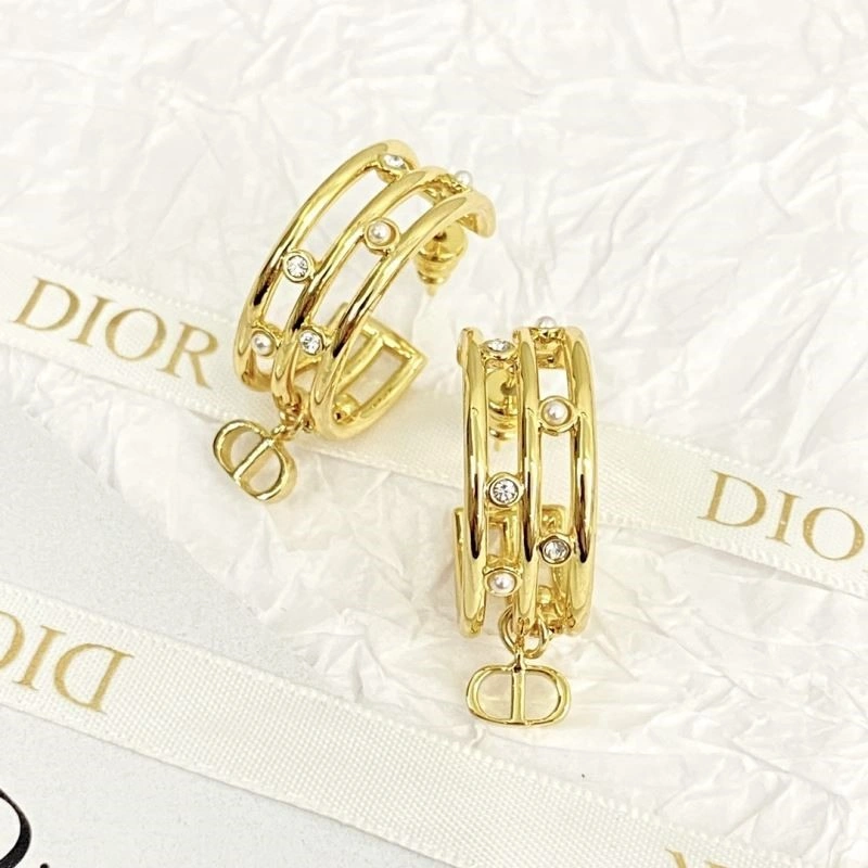 Top match Christian Dior Earrings