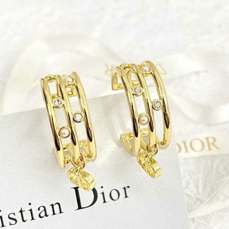 Top match Christian Dior Earrings