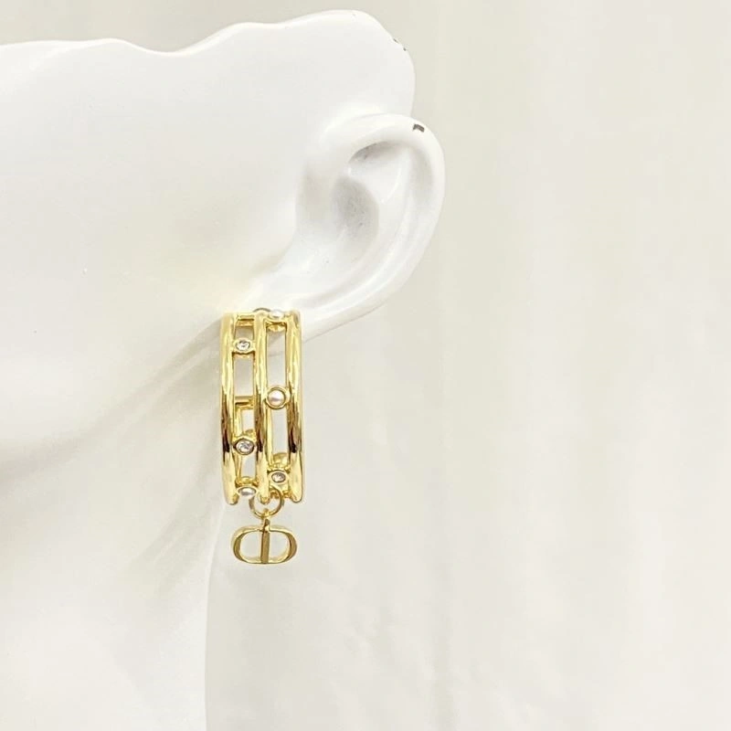 Top match Christian Dior Earrings