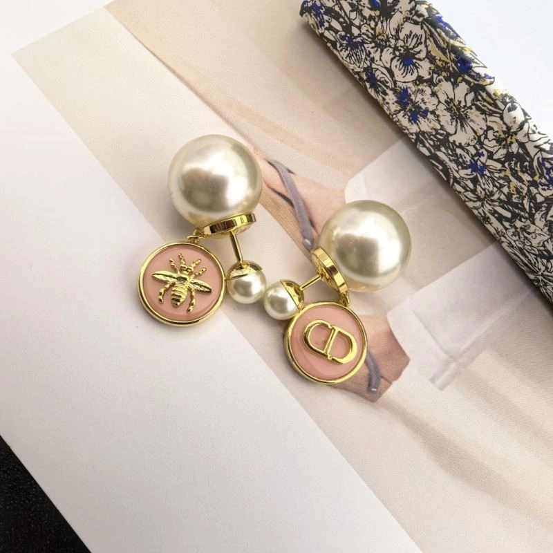 Accurate model Christian Dior Earrings