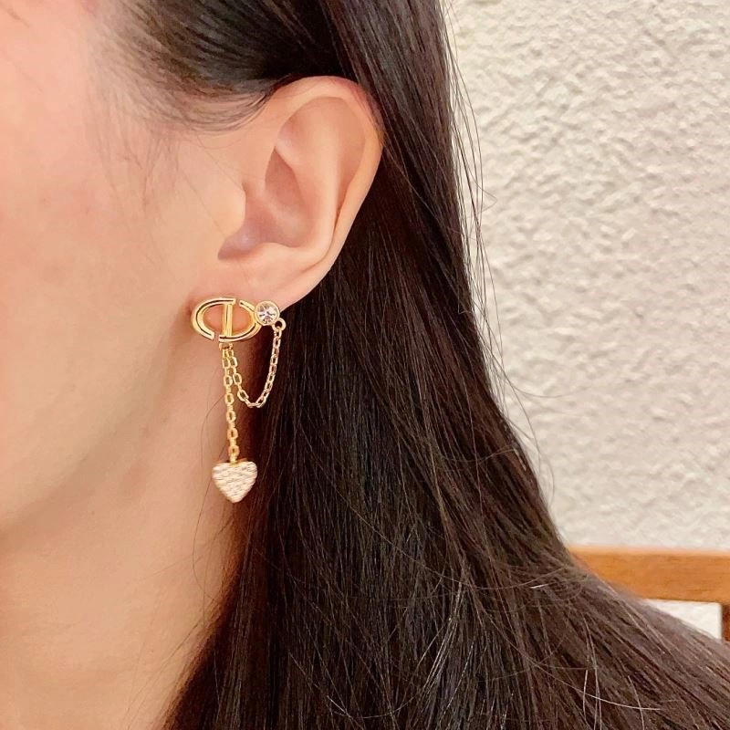 Accurate model Christian Dior Earrings