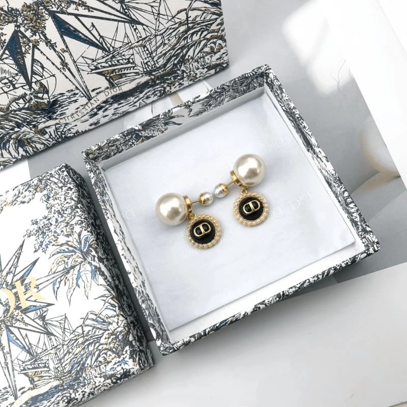 Legit Christian Dior Earrings
