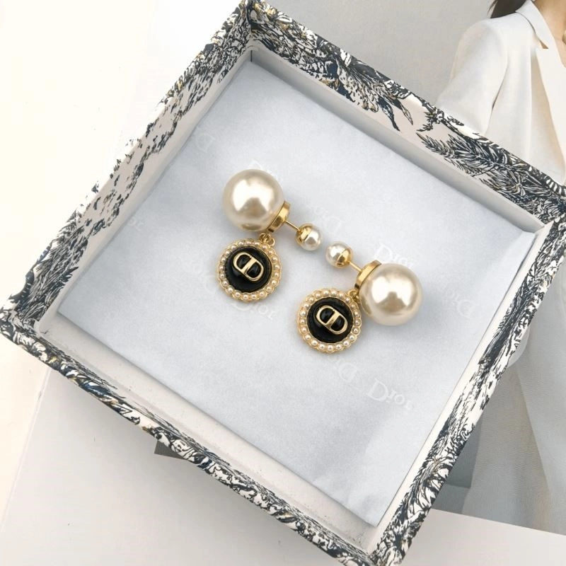 Legit Christian Dior Earrings