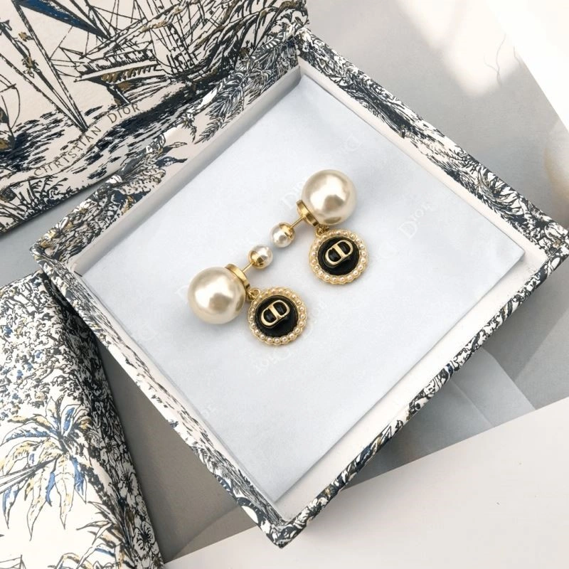 Legit Christian Dior Earrings