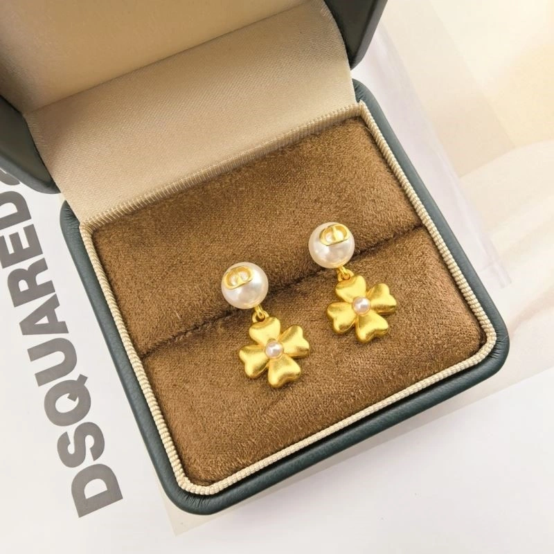 Low-cost Christian Dior Earrings