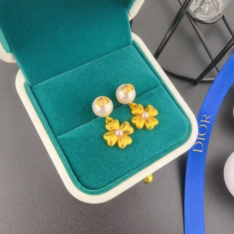 Low-cost Christian Dior Earrings