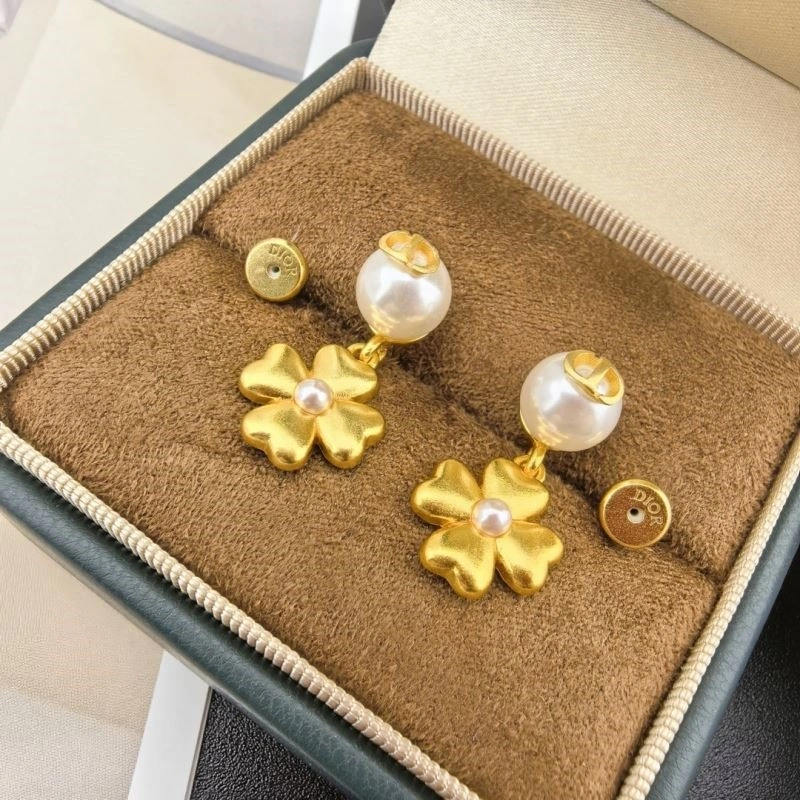 Low-cost Christian Dior Earrings
