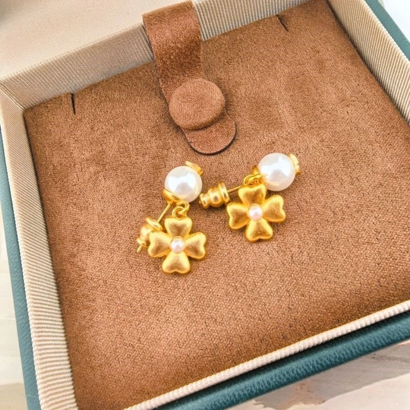 Low-cost Christian Dior Earrings