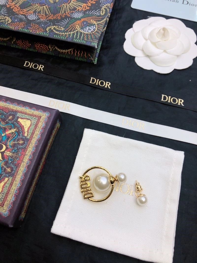 Legit Christian Dior Earrings