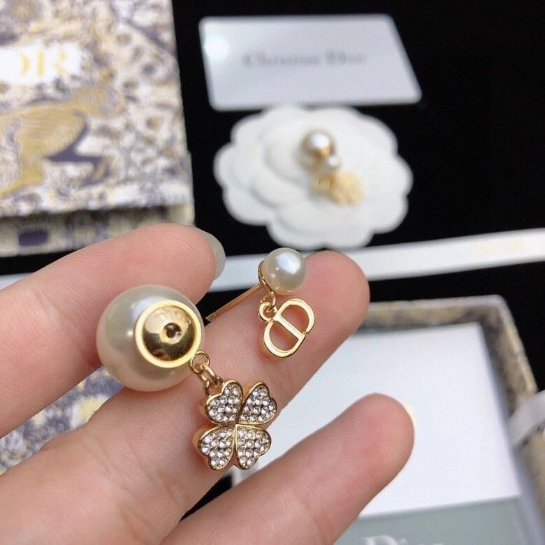 Bargain Christian Dior Earrings