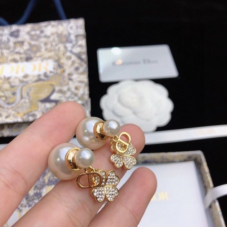 Bargain Christian Dior Earrings
