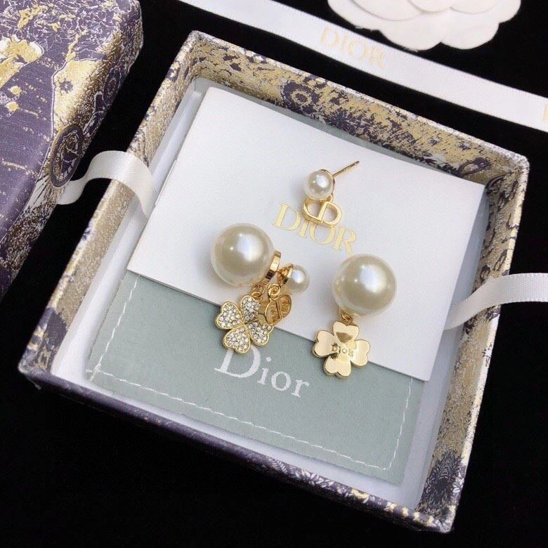 Bargain Christian Dior Earrings