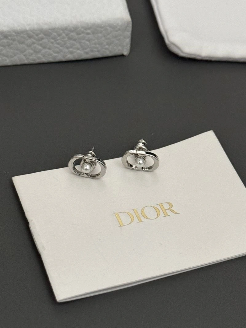 Top match Christian Dior Earrings