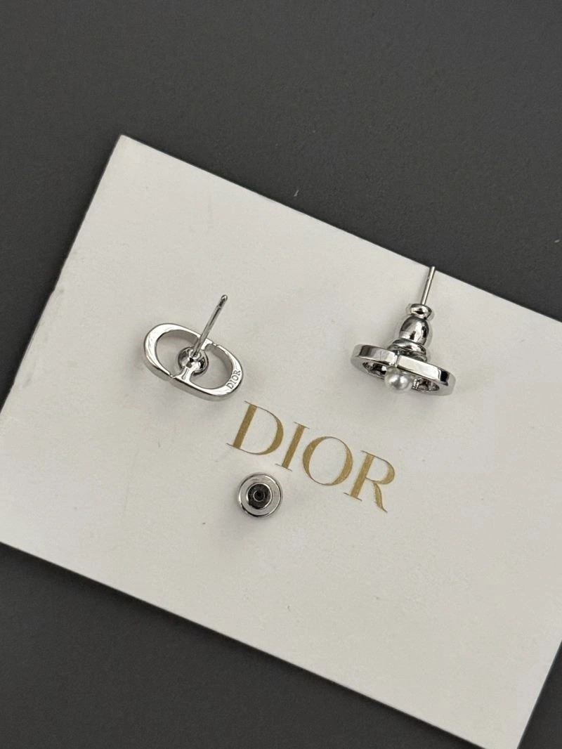 Top match Christian Dior Earrings