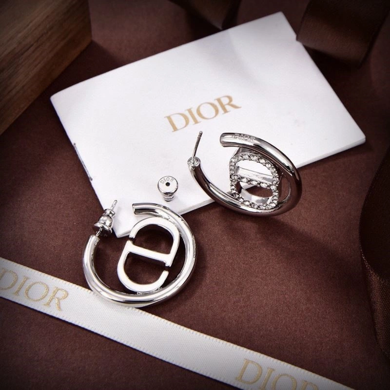 Top match Christian Dior Earrings
