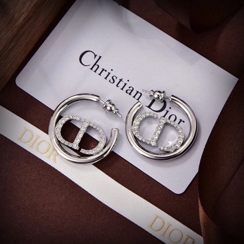 Top match Christian Dior Earrings