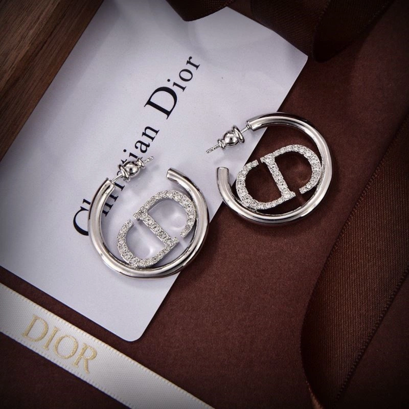 Top match Christian Dior Earrings