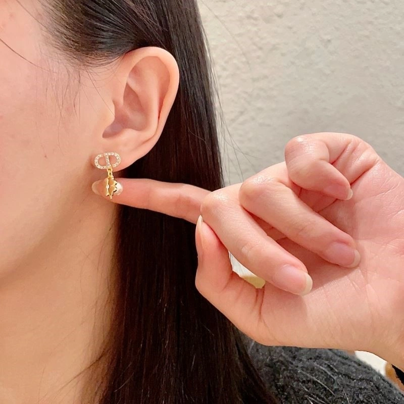 Accurate model Christian Dior Earrings