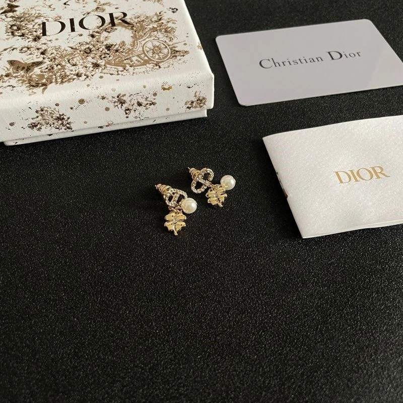 Accurate model Christian Dior Earrings