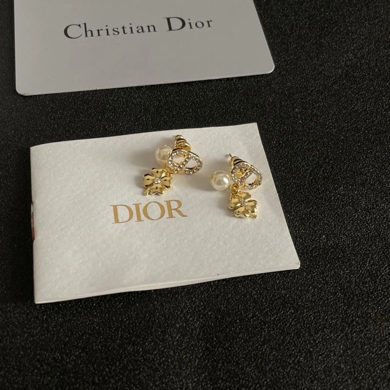 Accurate model Christian Dior Earrings