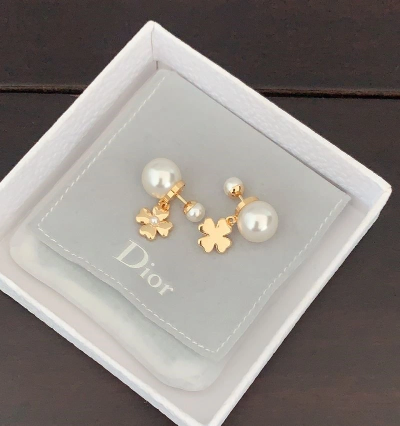 Cut-rate Christian Dior Earrings