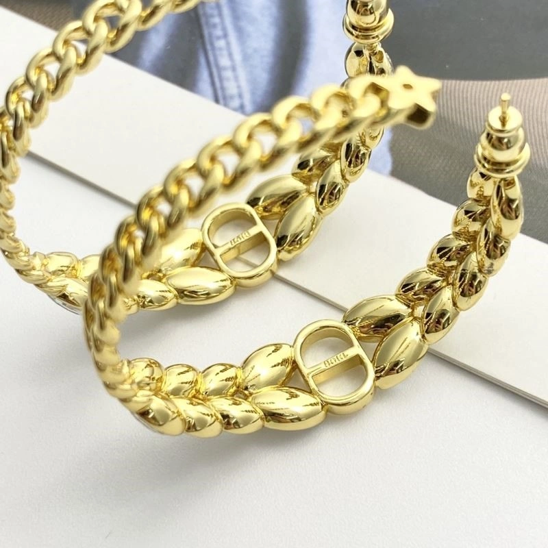 Top match Christian Dior Earrings