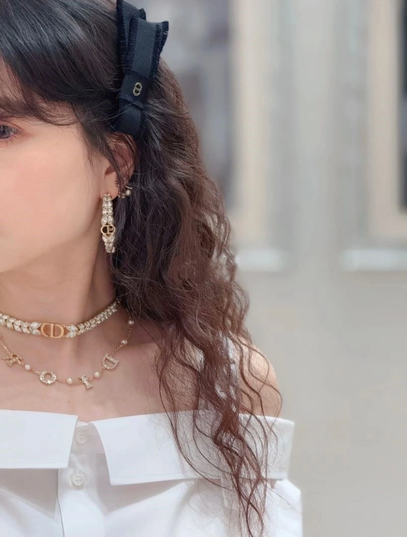 Top match Christian Dior Earrings
