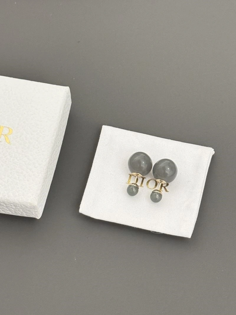 Top match Christian Dior Earrings