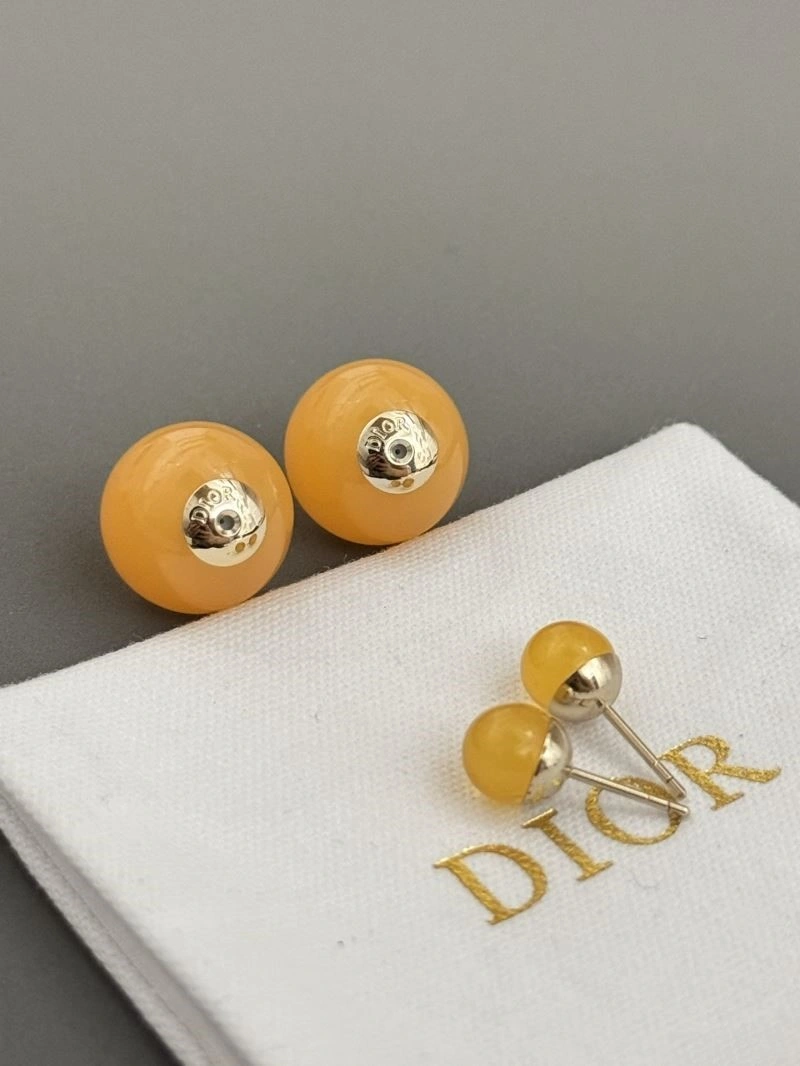 Top match Christian Dior Earrings