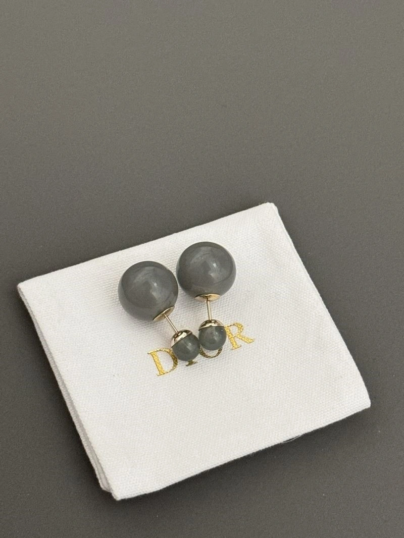 Top match Christian Dior Earrings