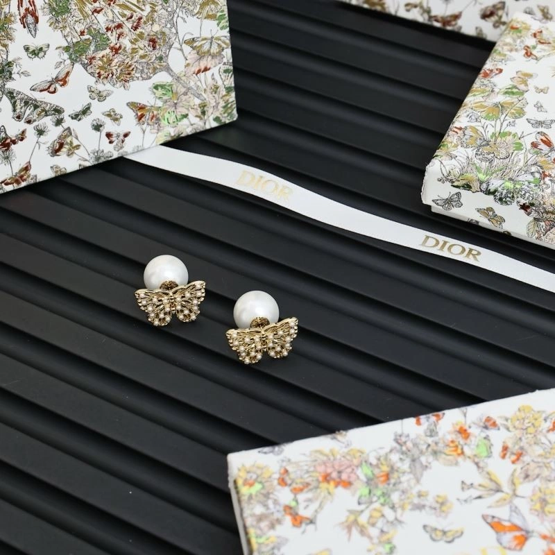 Top match Christian Dior Earrings