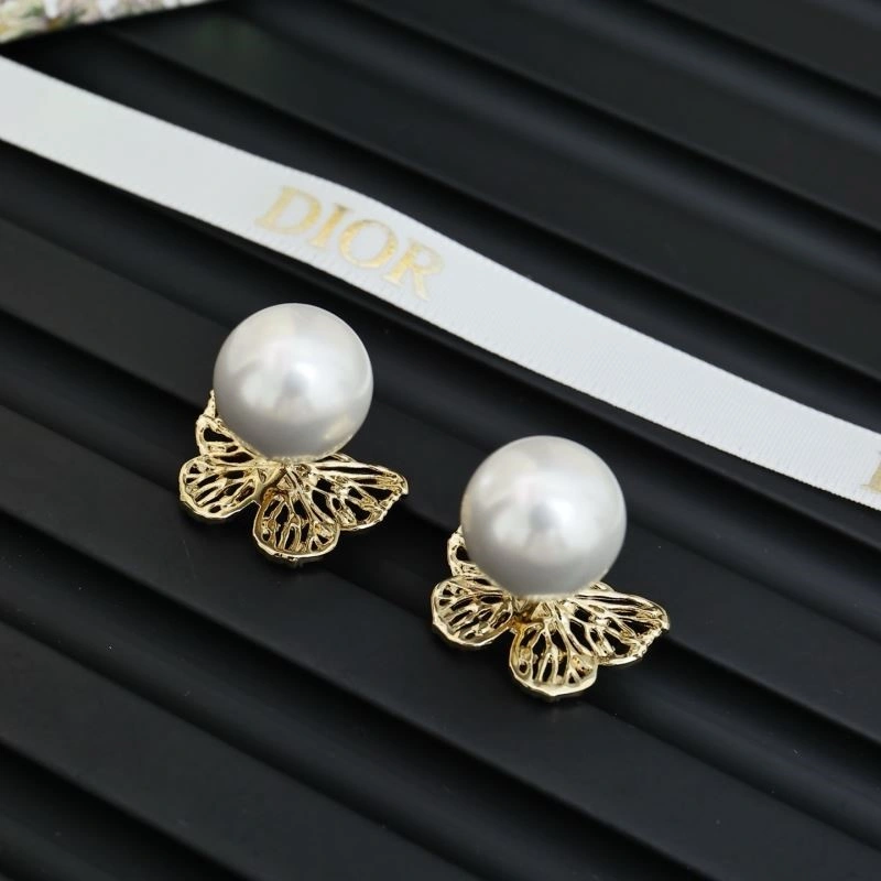 Top match Christian Dior Earrings