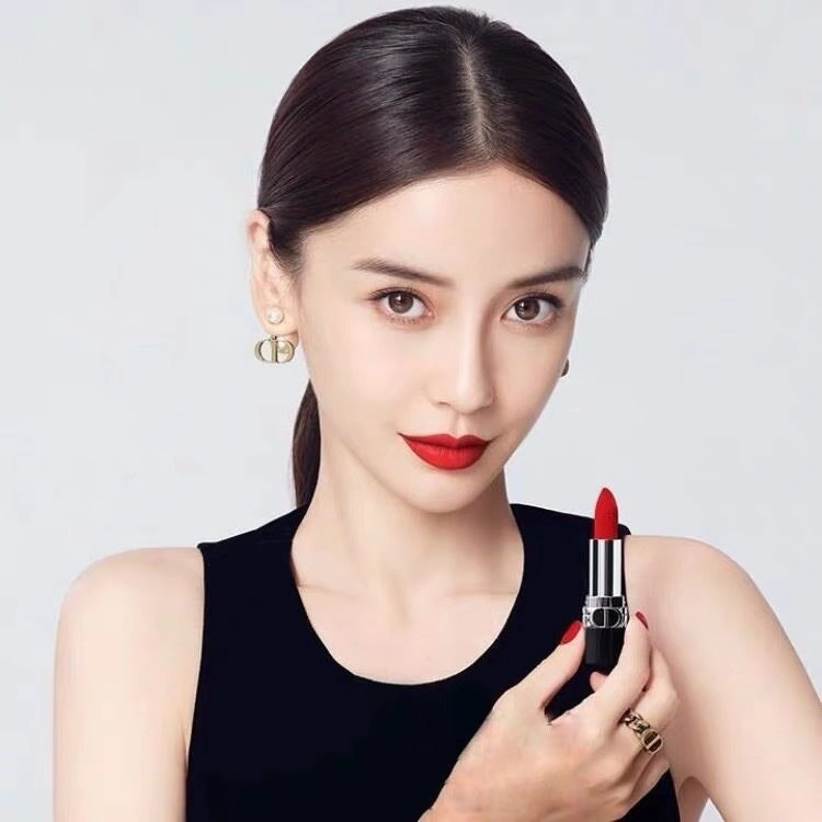 Accurate model Christian Dior Earrings