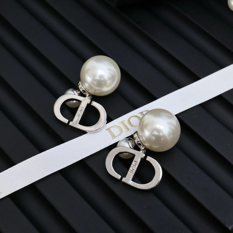 Bargain Christian Dior Earrings