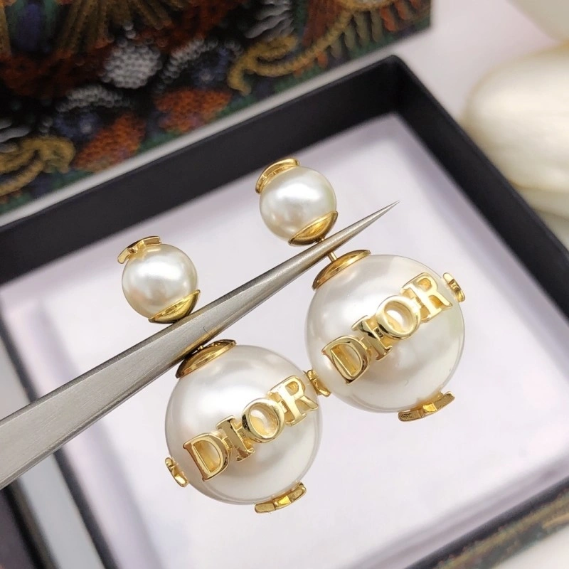 Low-cost Christian Dior Earrings
