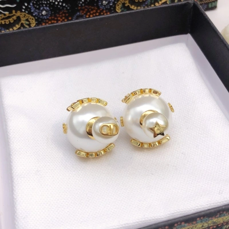 Low-cost Christian Dior Earrings