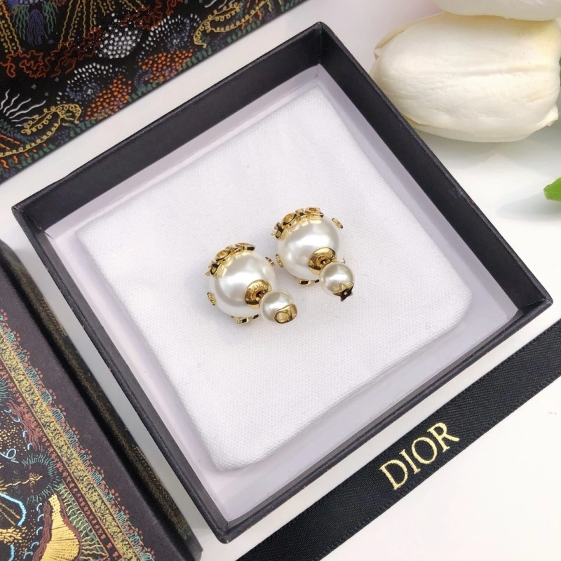 Low-cost Christian Dior Earrings