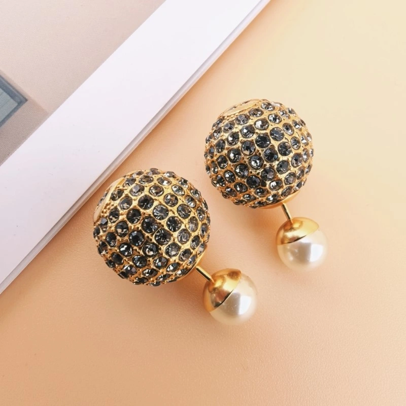 Accurate model Christian Dior Earrings