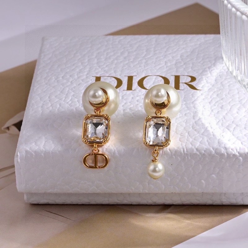 High fidelity Christian Dior Earrings