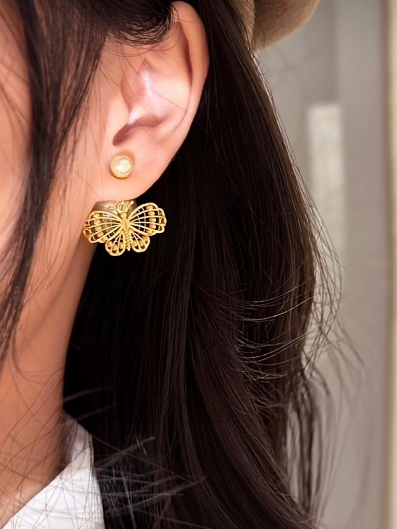 Cut-rate Christian Dior Earrings