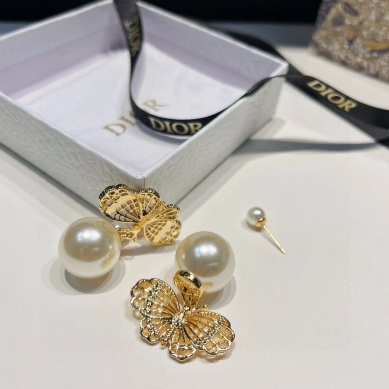 Cut-rate Christian Dior Earrings