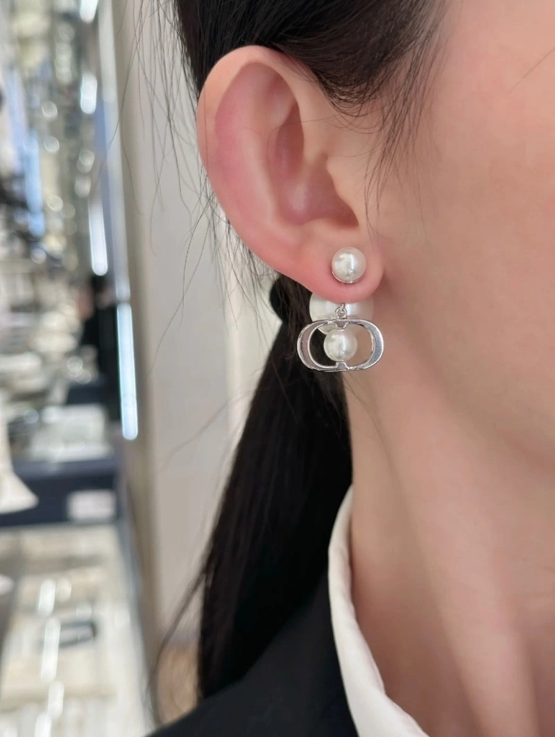 Indistinguishable Christian Dior Earrings