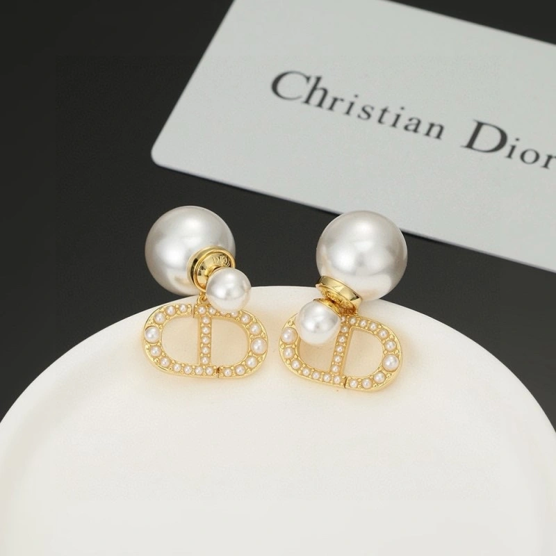 Accurate model Christian Dior Earrings