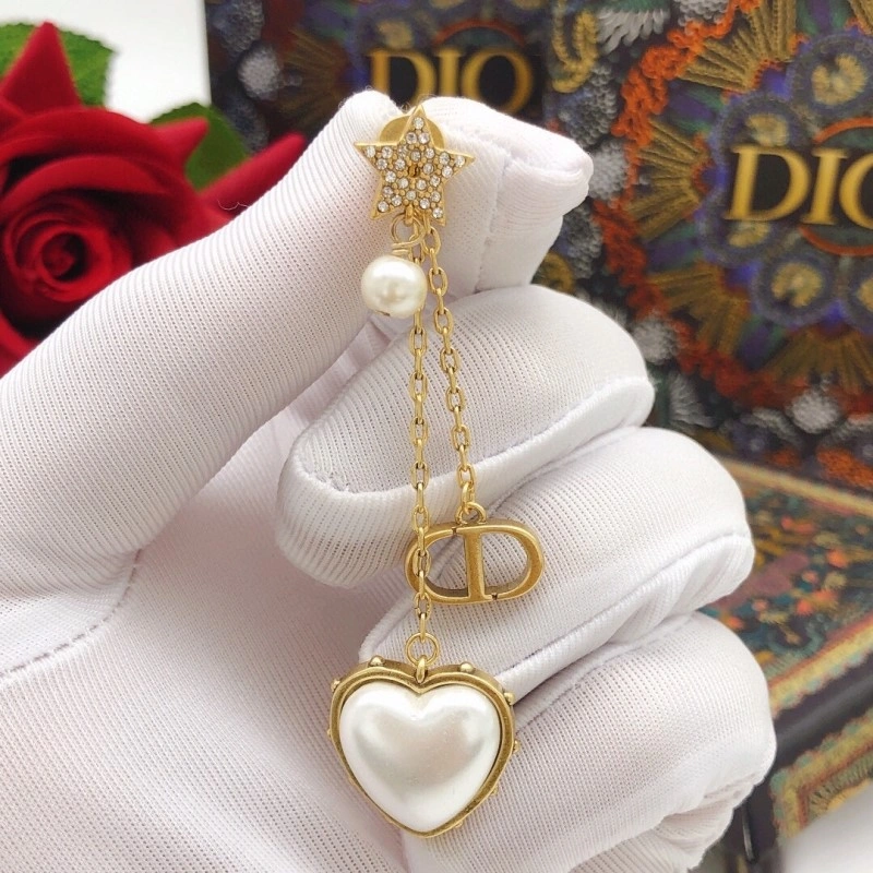 Top match Christian Dior Earrings
