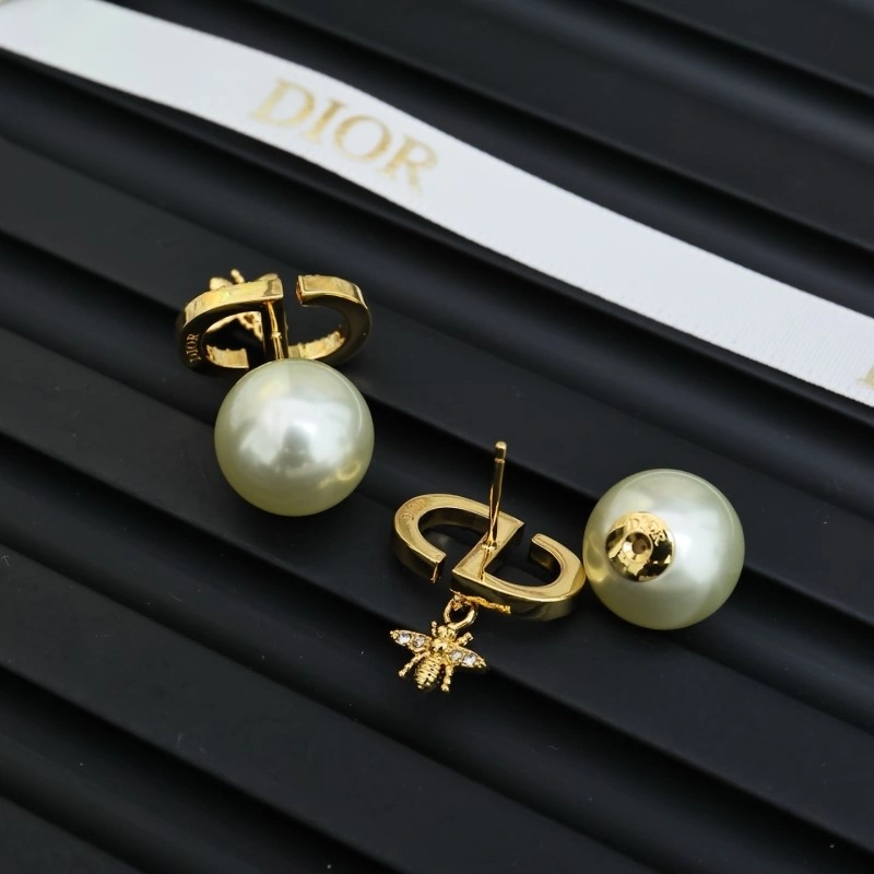 Top match Christian Dior Earrings